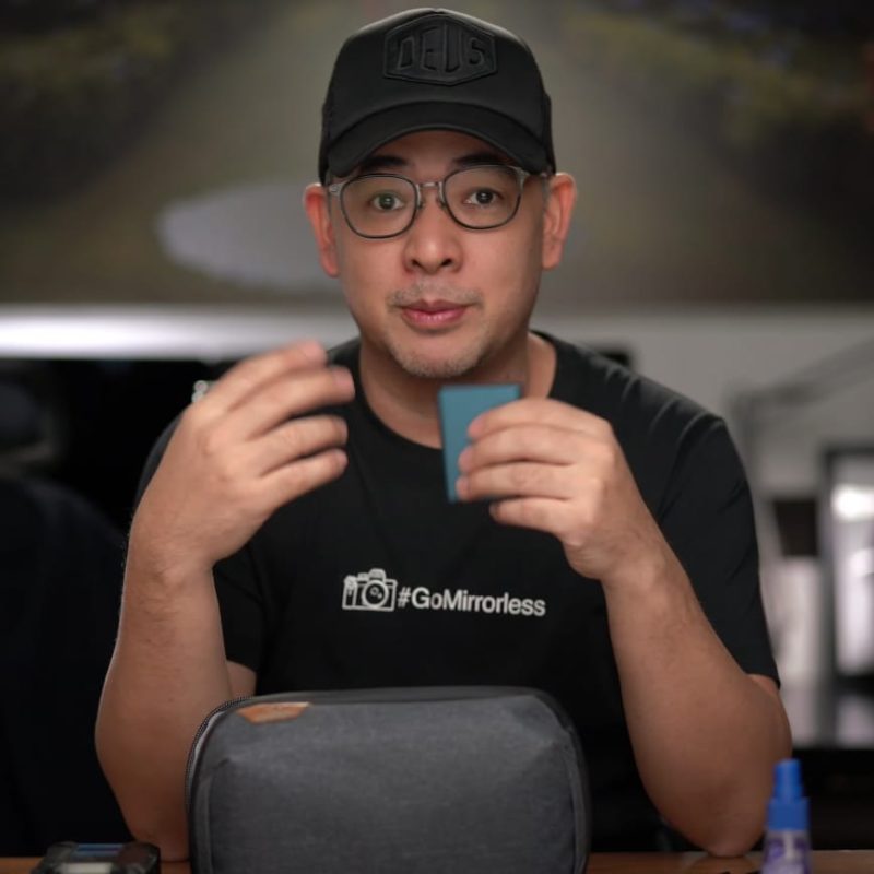 How Jiggie Organizes His Tech Pouch » EchoPhoto